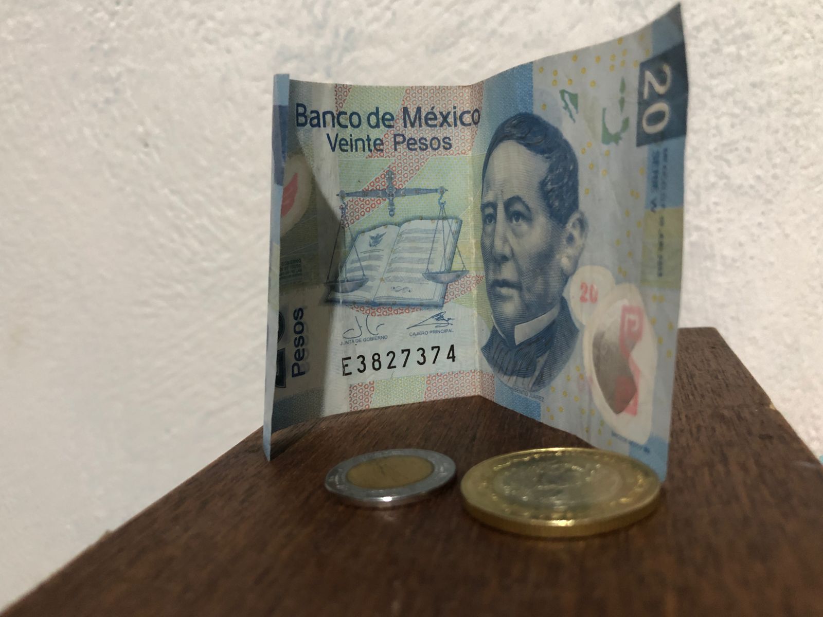 Proponen aumentar a los trabajadores 30 pesos al salario mínimo diario