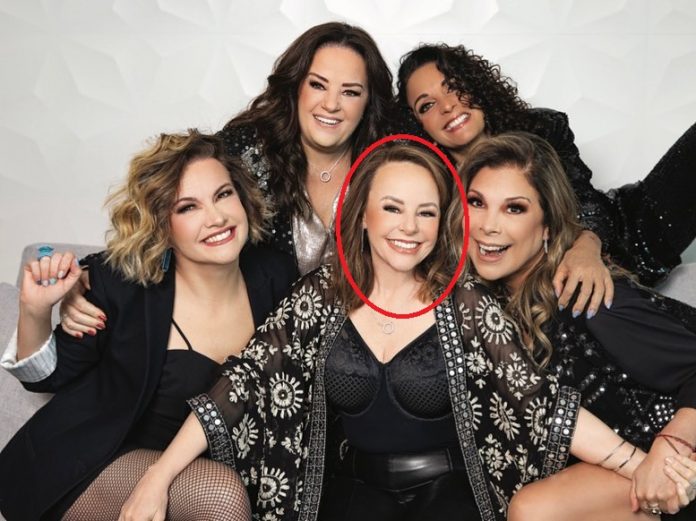 Hospitalizan a cantante de Pandora